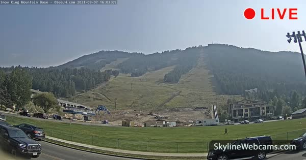 【LIVE】 Webcam Jackson - Snow King Mountain Base | SkylineWebcams