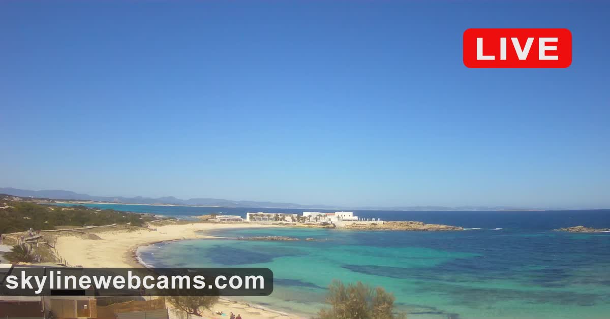 【LIVE】 Webcam Formentera - Beach of Es Pujols | SkylineWebcams