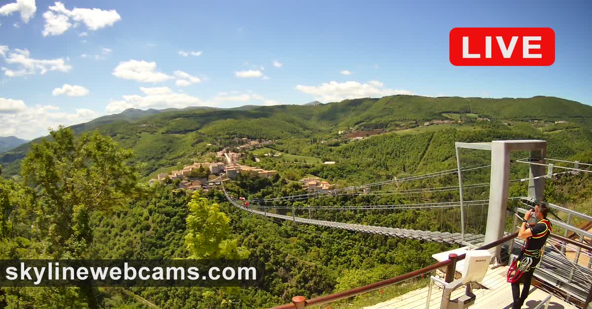 【LIVE】 Webcam Tibetan Bridge - Sellano | SkylineWebcams