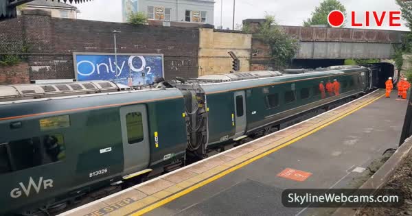 【LIVE】 Live Cam Cheltenham Train Station - England | SkylineWebcams