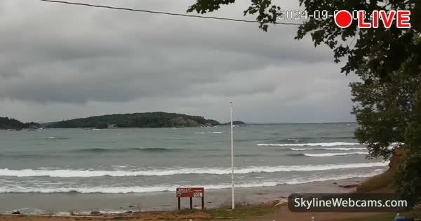 【LIVE】 Live Cam Marquette - Lake Superior | SkylineWebcams