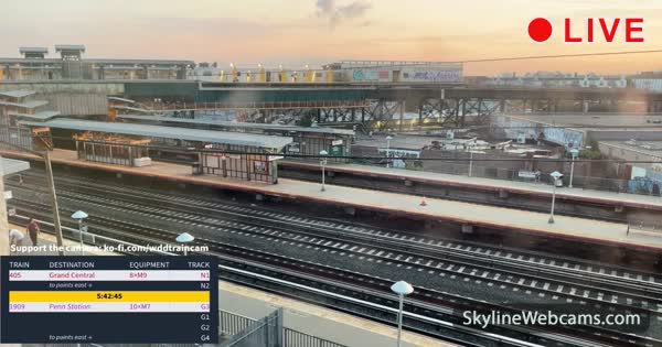 【LIVE】 Live Cam Woodside Station - New York | SkylineWebcams